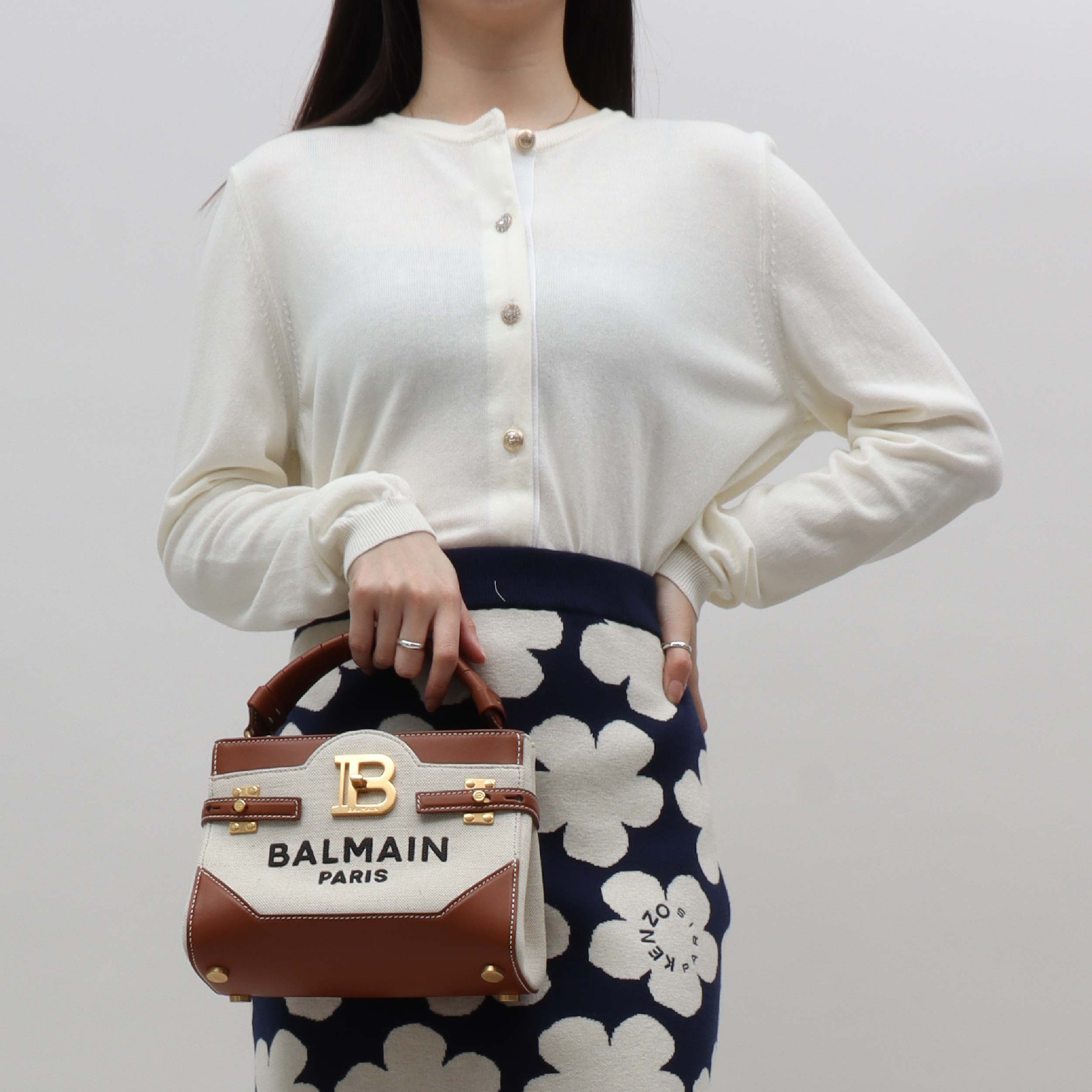 99 BOUTIQUE白色鑽釦毛呢外套｜HAMA BOUTIQUE 亞瑪精品