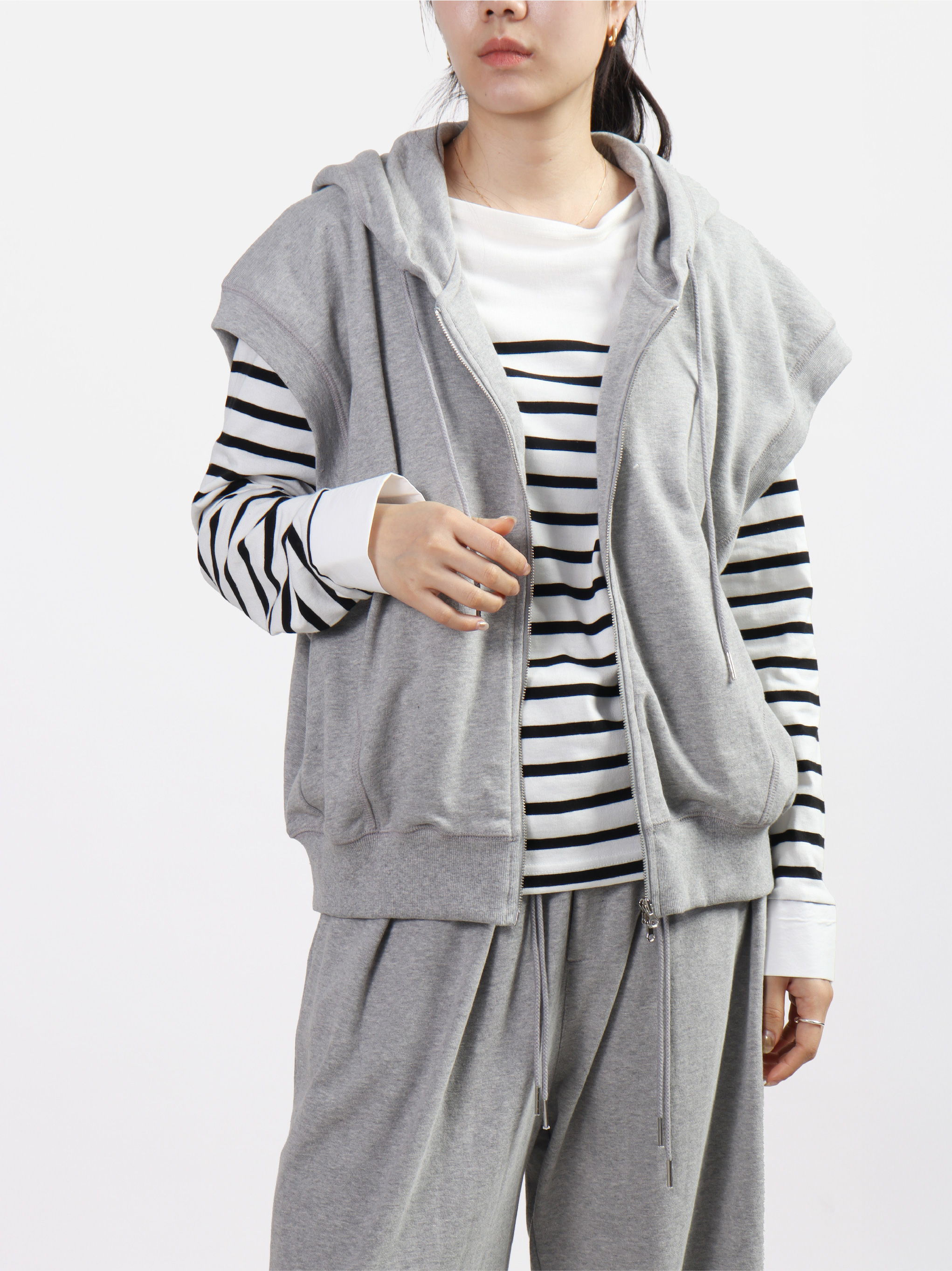 99 BOUTIQUE灰色背心外套｜HAMA BOUTIQUE 亞瑪精品