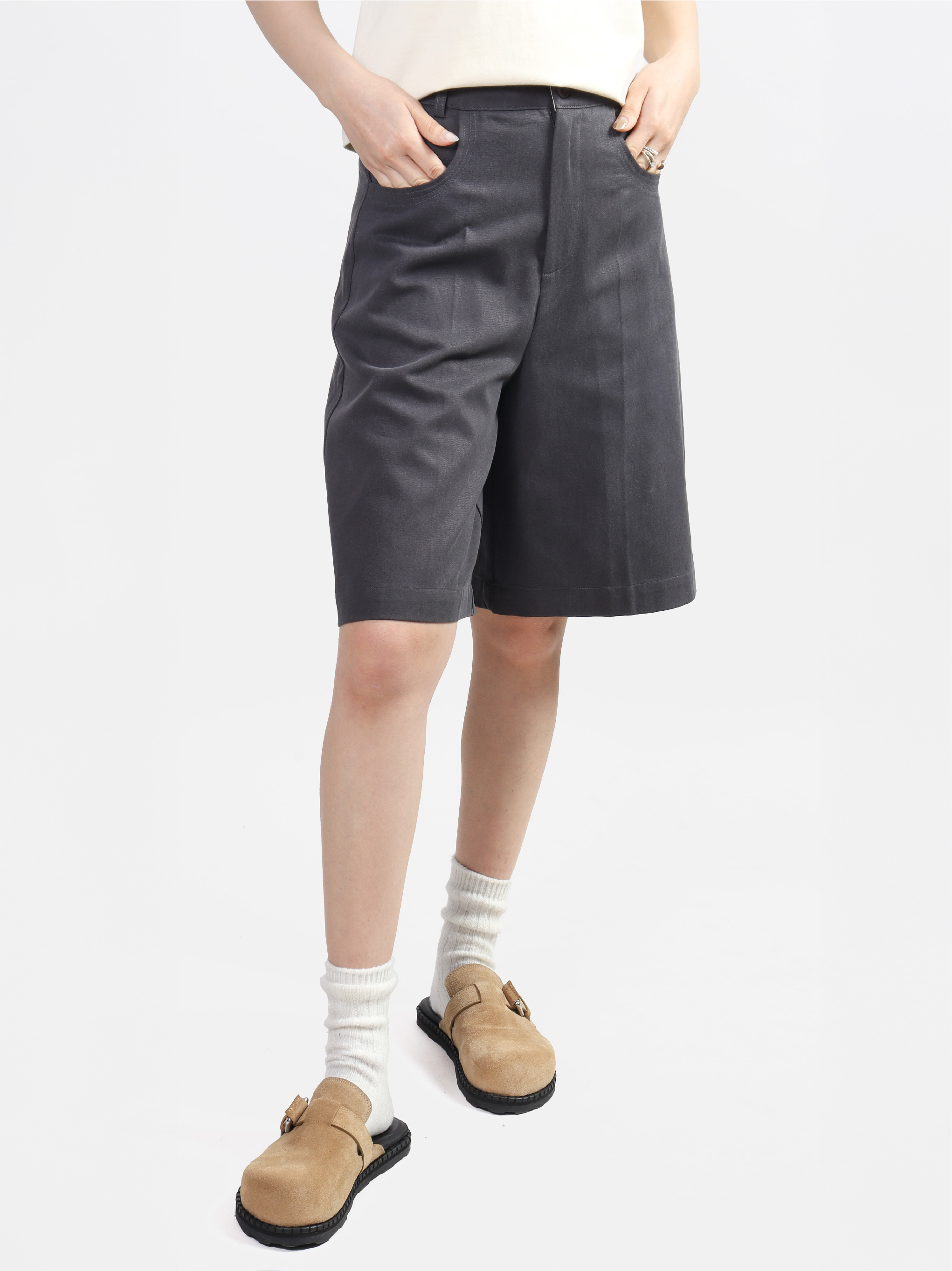 99 BOUTIQUE深灰色短褲｜HAMA BOUTIQUE 亞瑪精品